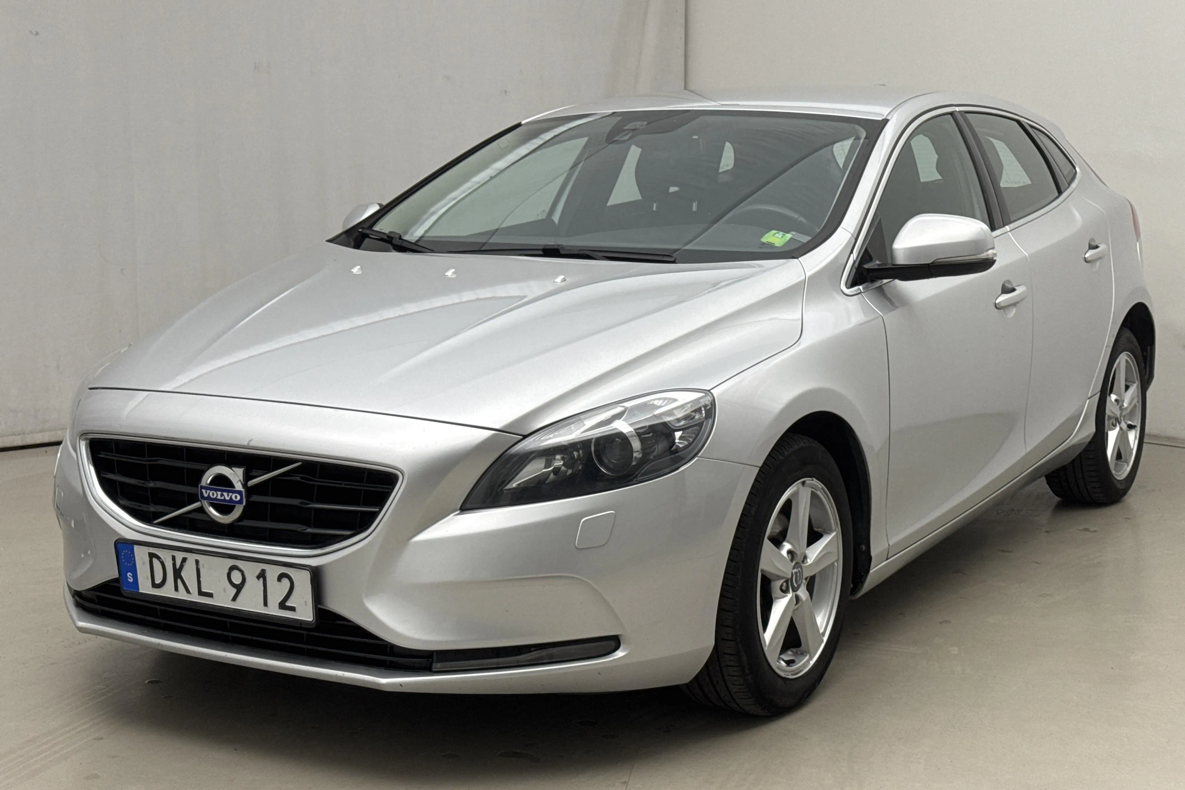 Used Volvo D2 | 182 530 km | 114 hp (84 kW) | kvdcars.com