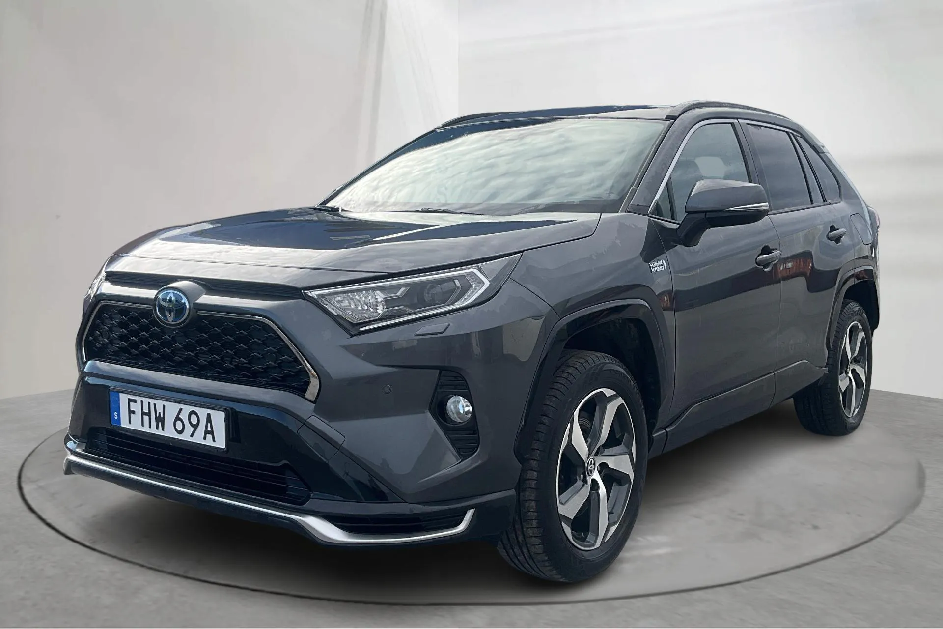Used Toyota 2.5 Plug-in Hybrid AWDi | 150 400 km | 185 hp (136 kW ...